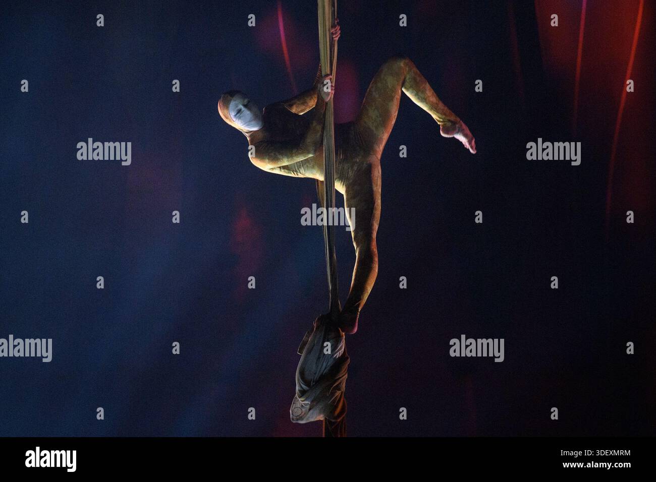 London, UK. 08 Jan, 2026. Pictured: Svetlana Delous performs on the ...