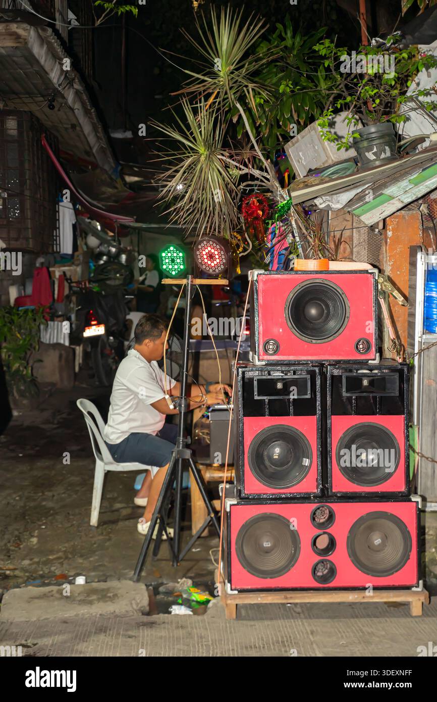 Speaker cabinets stacked hi-res stock photography and images - Alamy