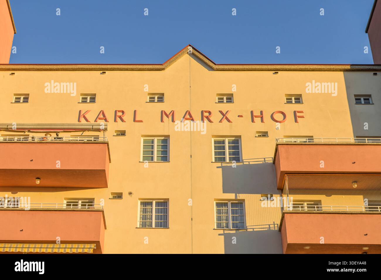 Wohnanlage Karl-Marx-Hof, Hauptfassade, Döbling, Wien, Österreich ...