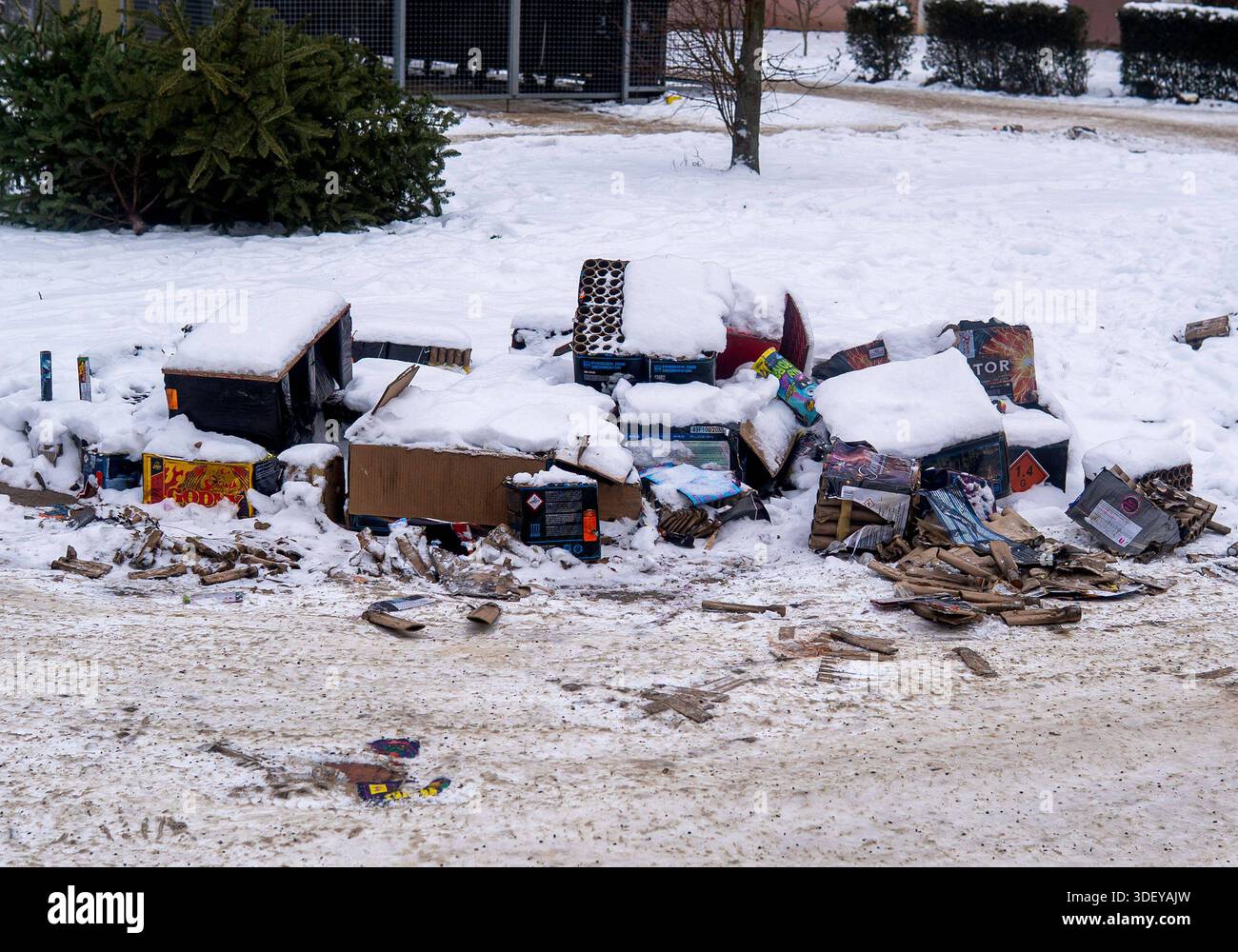 Berlin, Stadtbild, im Bild: Überreste von Silvester an der ...