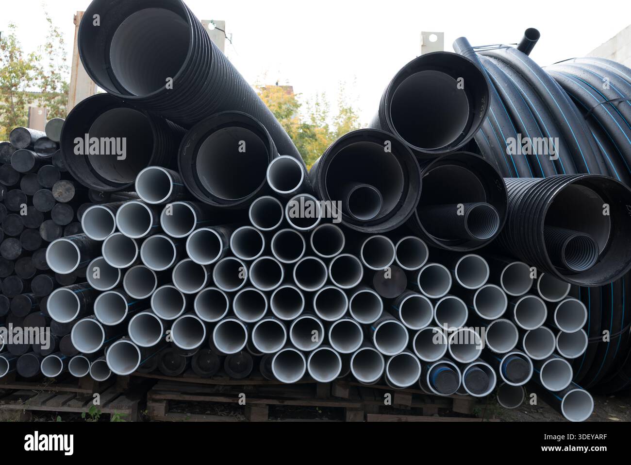 High-density polyethylene pipes for the transmission of liquids and ...