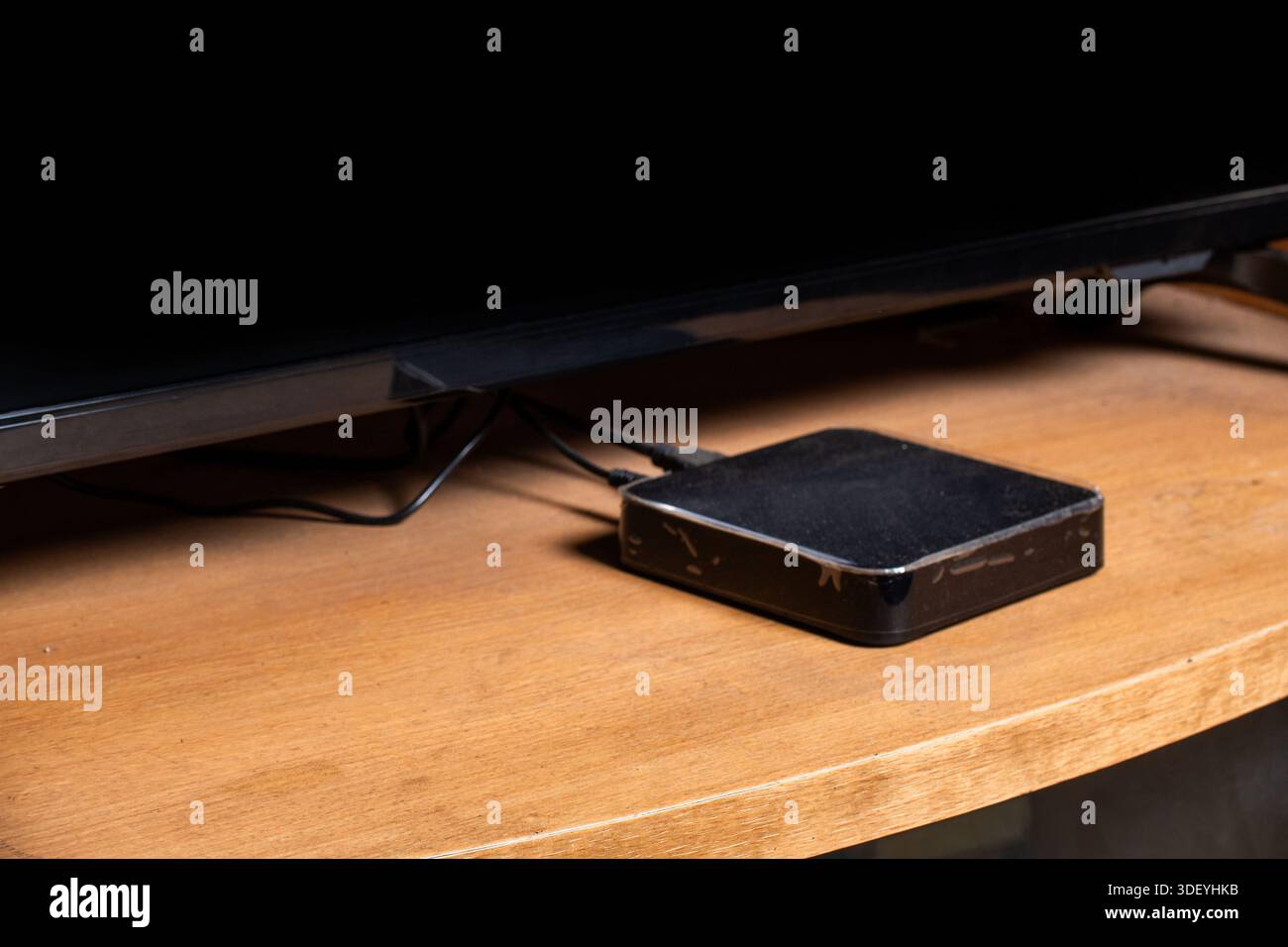Modern tv cable hi-res stock photography and images - Alamy