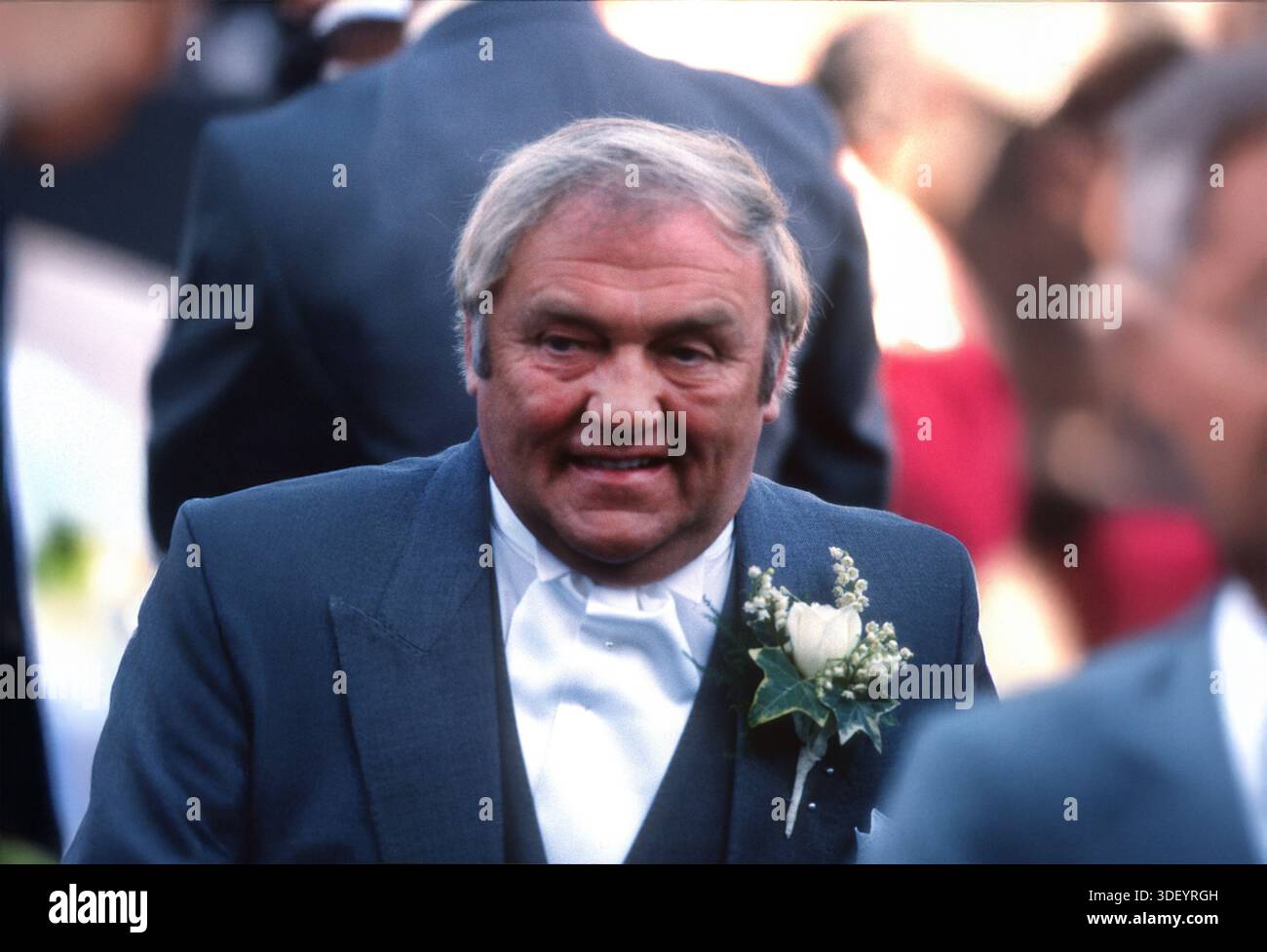 Comedian Les Dawson and Tracey Roper wedding 1989 Stock Photo - Alamy
