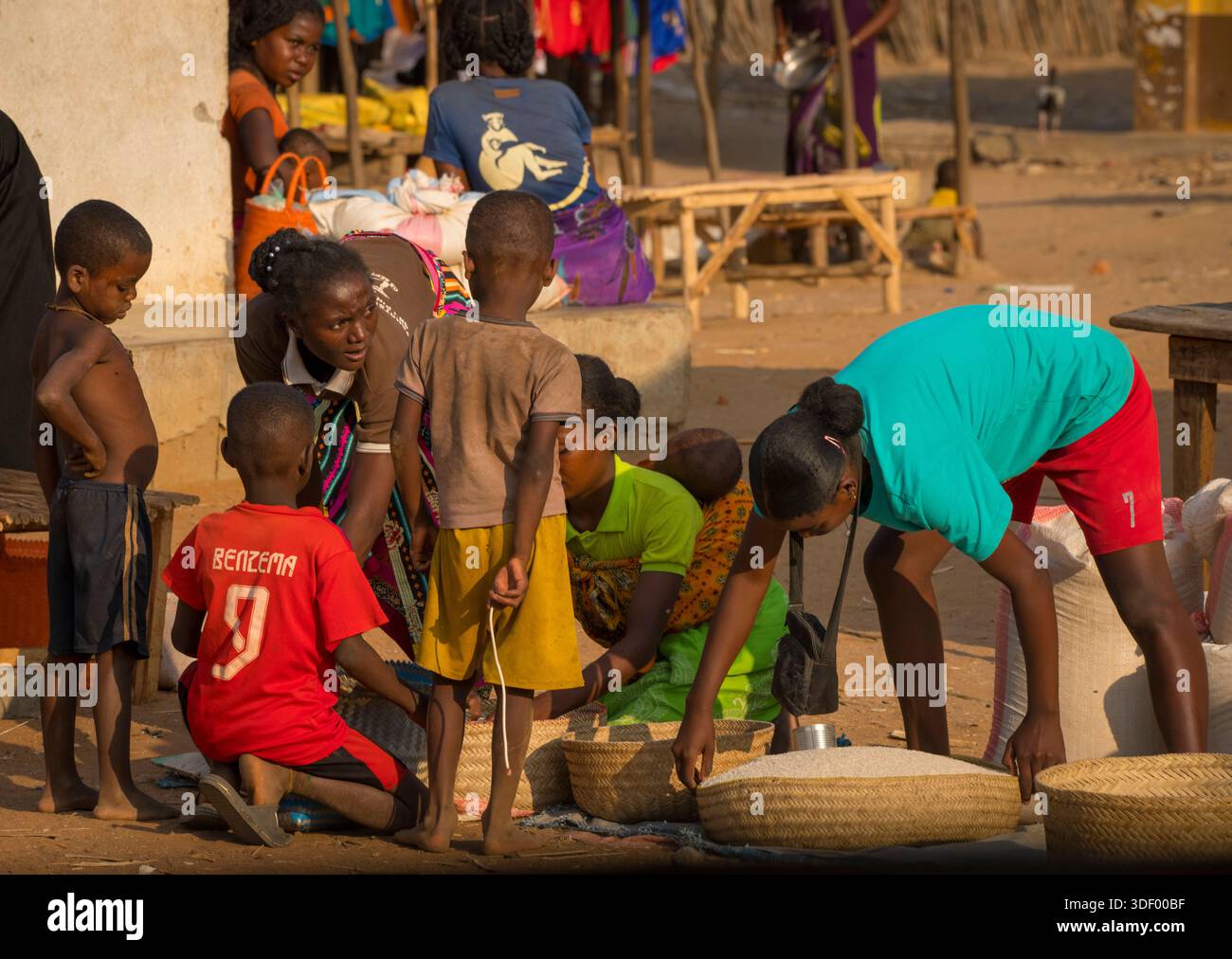 African livelihoods hi-res stock photography and images - Alamy