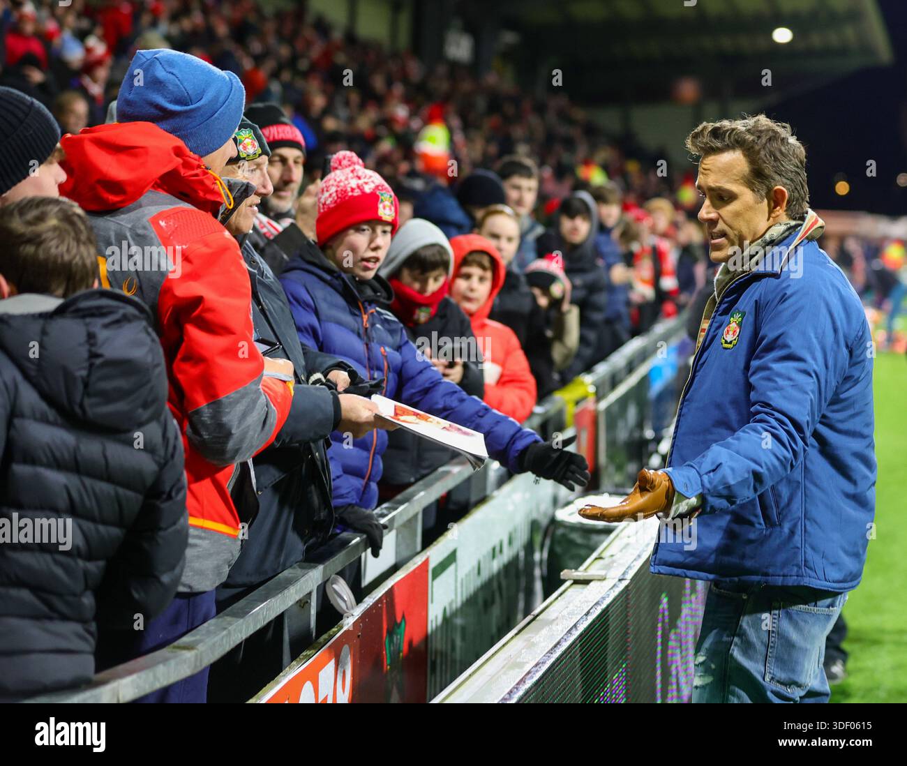 Racecourse Ground, Wrexham, UK. 9th Jan, 2026. FA Cup Football, Wrexham ...