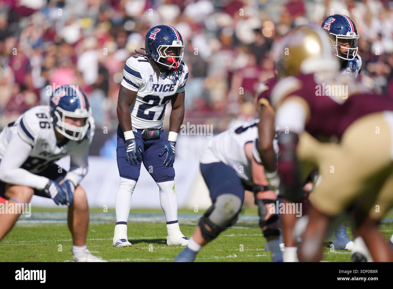 Rice running back D'Andre Hardeman Jr. (27) waits for a play during the ...