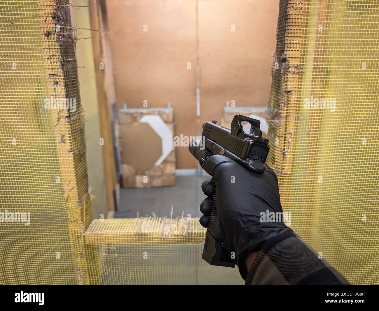 Ipsc shooter hi-res stock photography and images - Alamy
