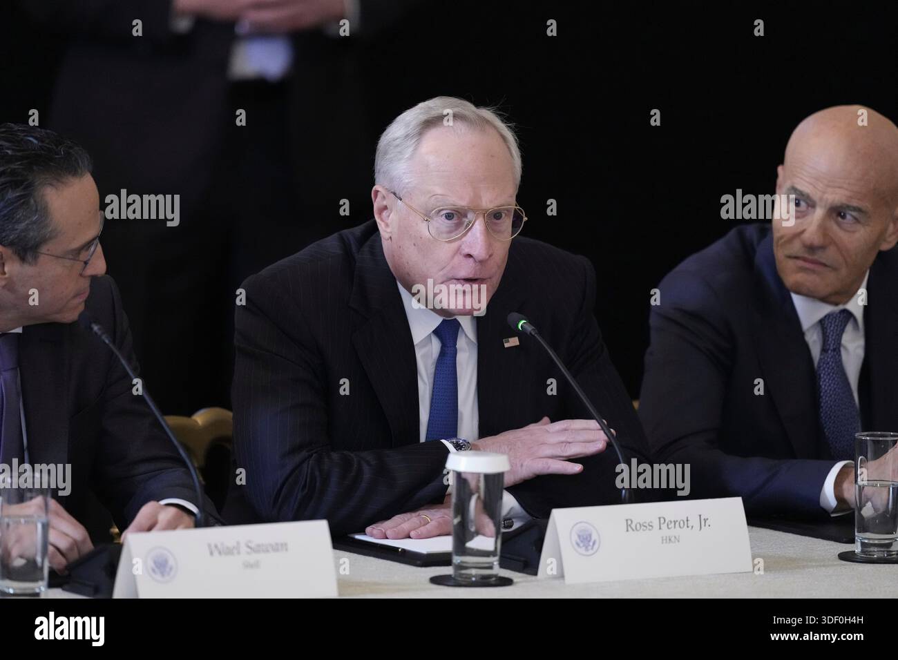Ross Perot Jr., founder of HKN Energy, speaks during a meeting with ...