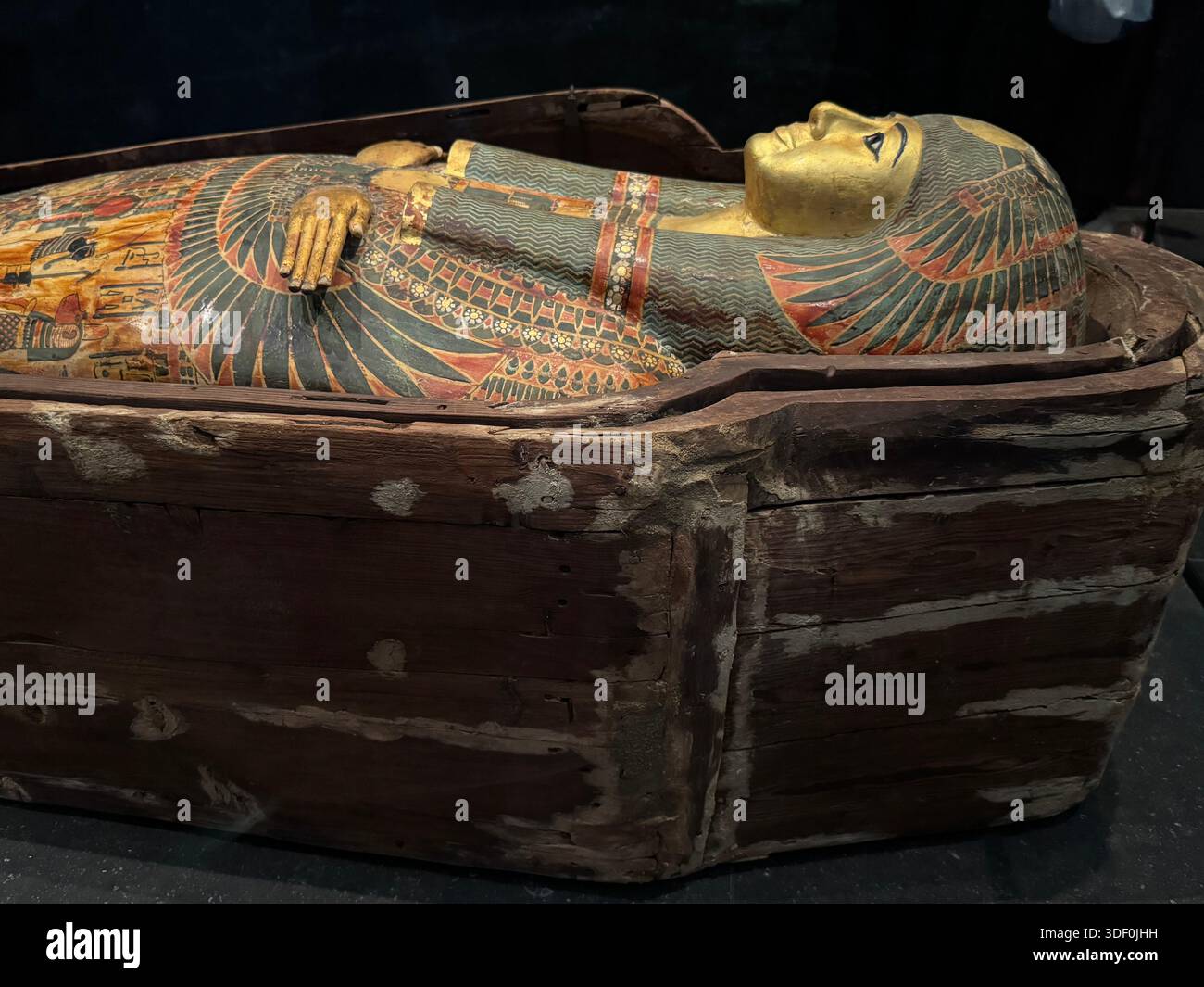 Showcasing traditional egyptian symbolism hi-res stock photography and ...