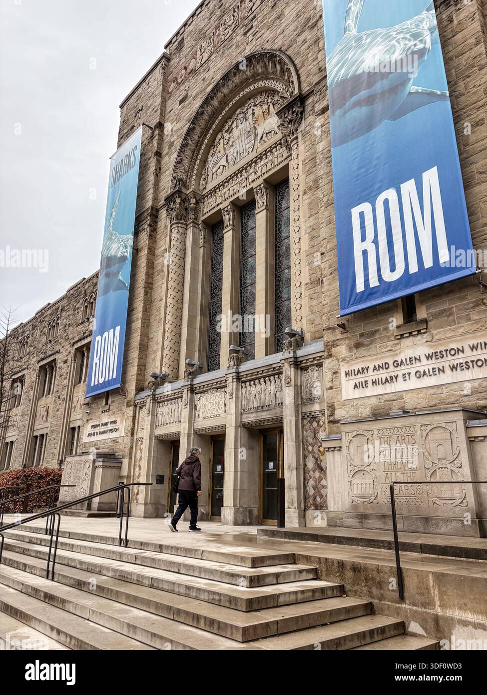 Royal Ontario Museum. Toronto, Canada. West entrance facade featuring ...