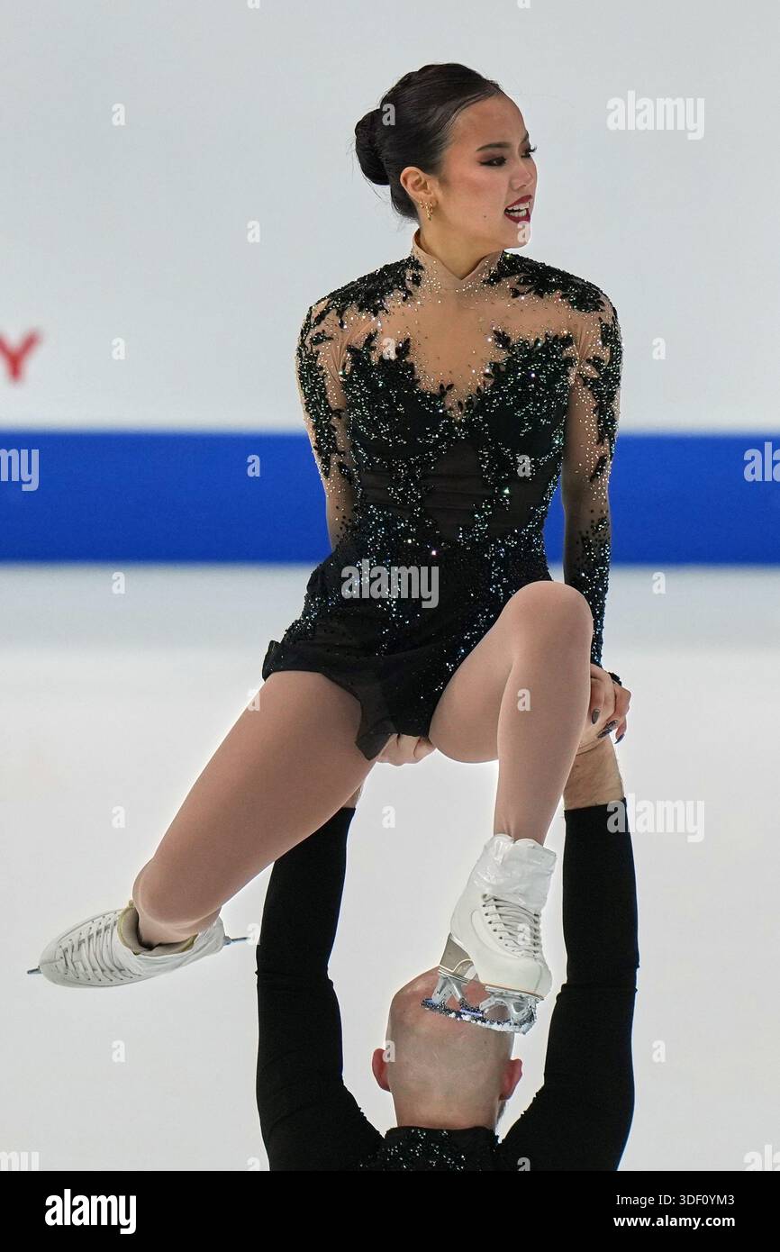 Ellie Kam and Danny O'Shea compete during the pairs free skating ...