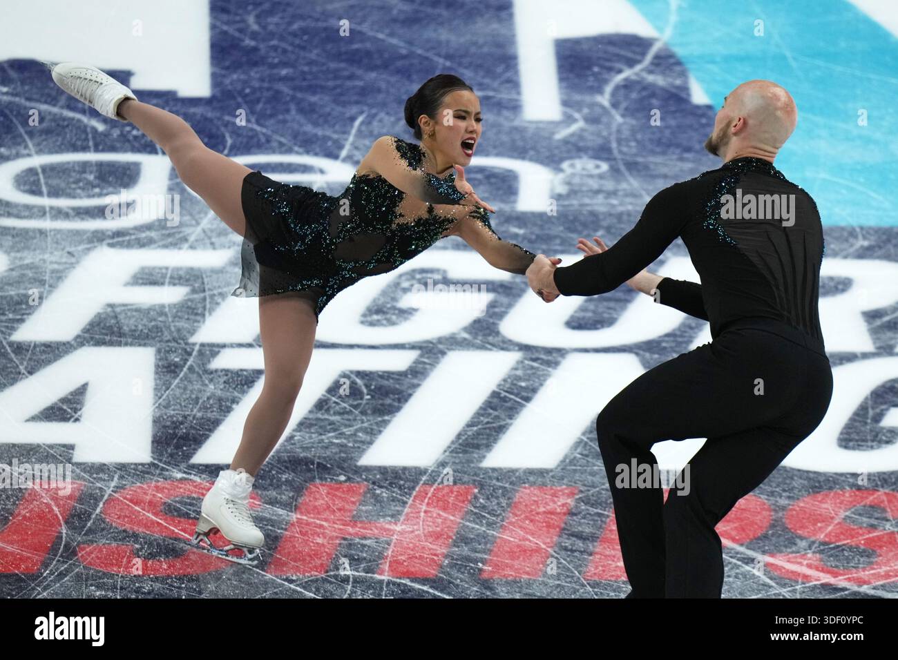Ellie Kam and Danny O'Shea compete during the pairs free skating ...
