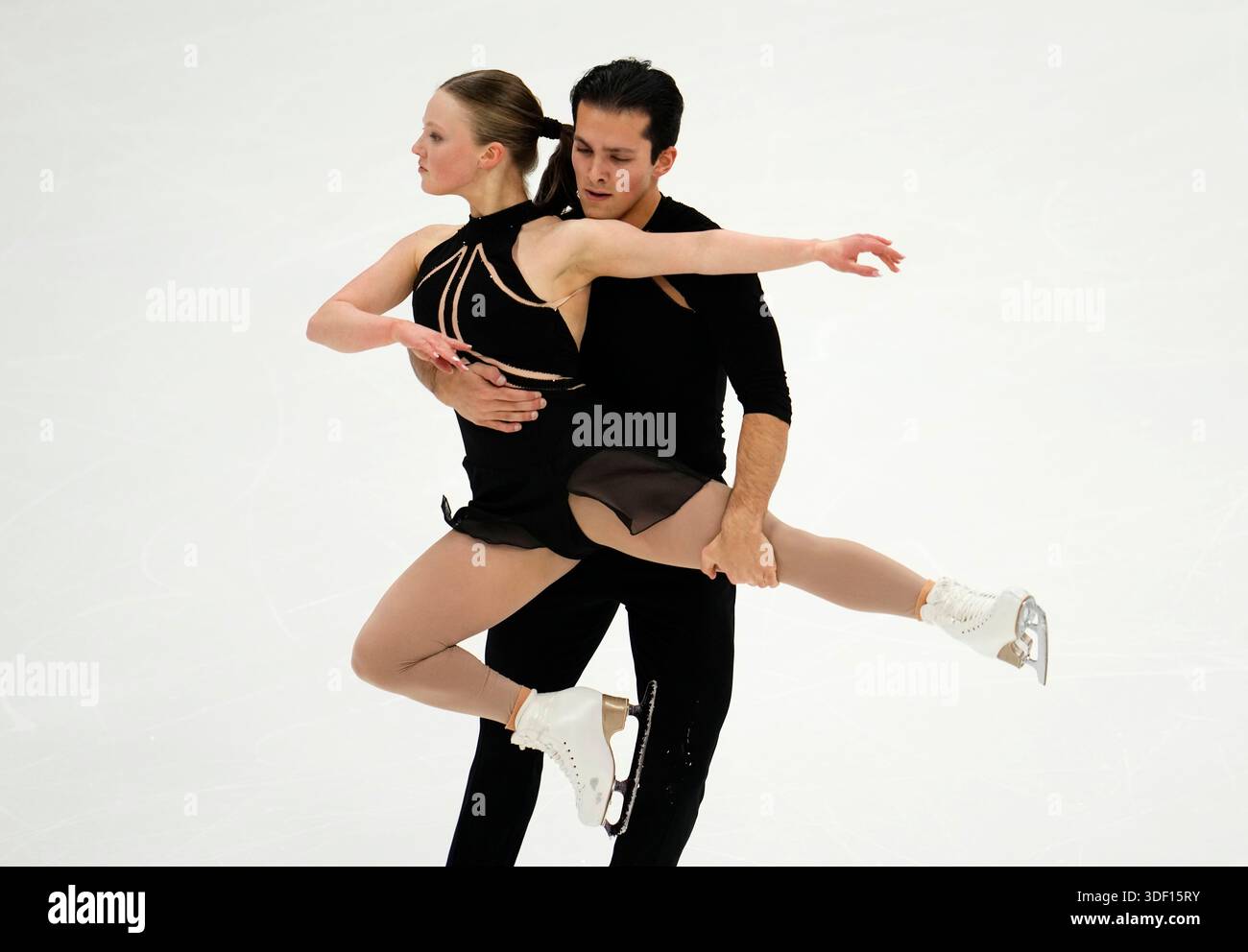 Gatineau, Can. 09th Jan, 2026. Ava Kemp and Yohnatan Elizarov perform ...