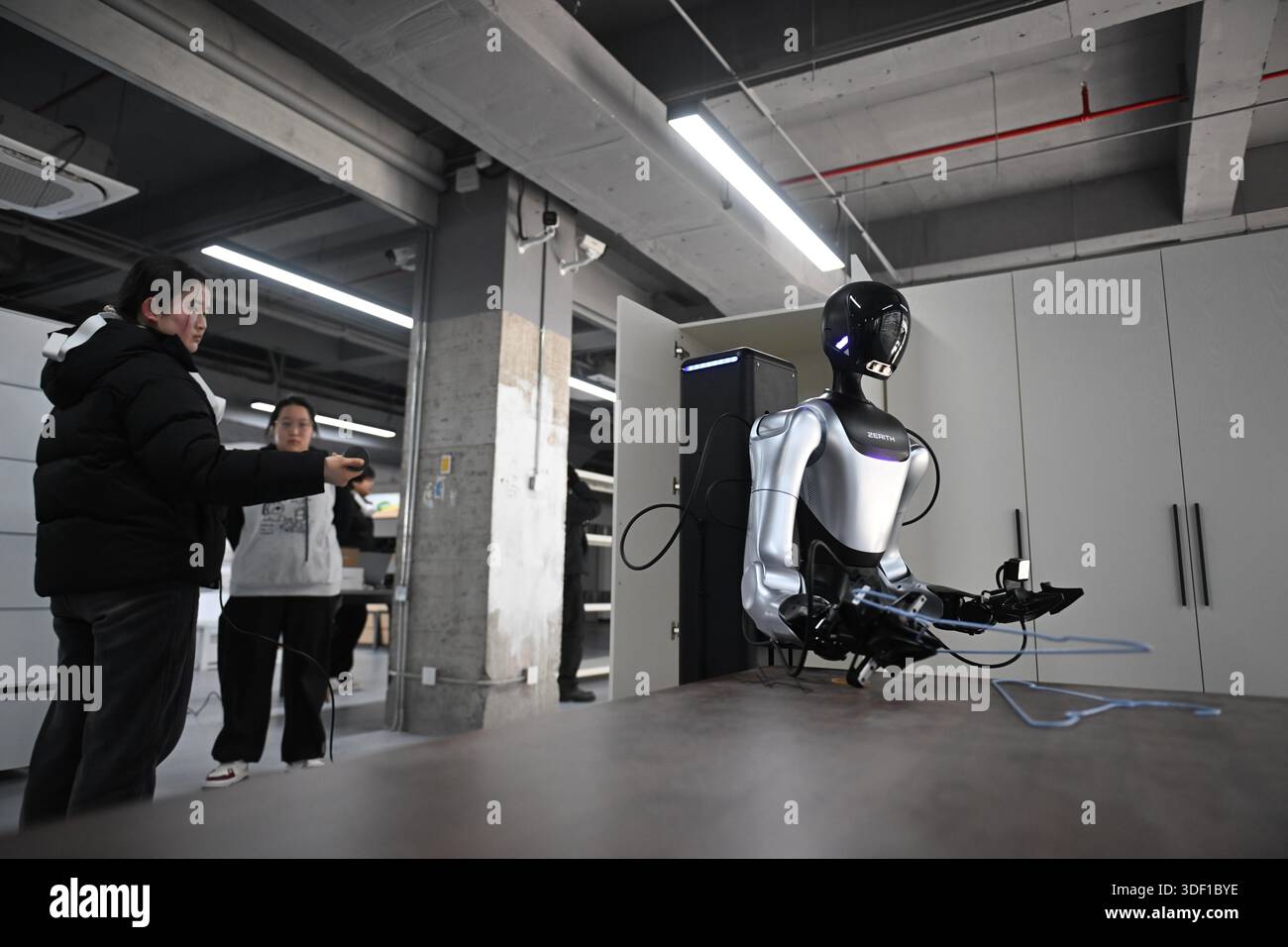 **CHINESE MAINLAND, HONG KONG, MACAU AND TAIWAN OUT** Engineers train ...