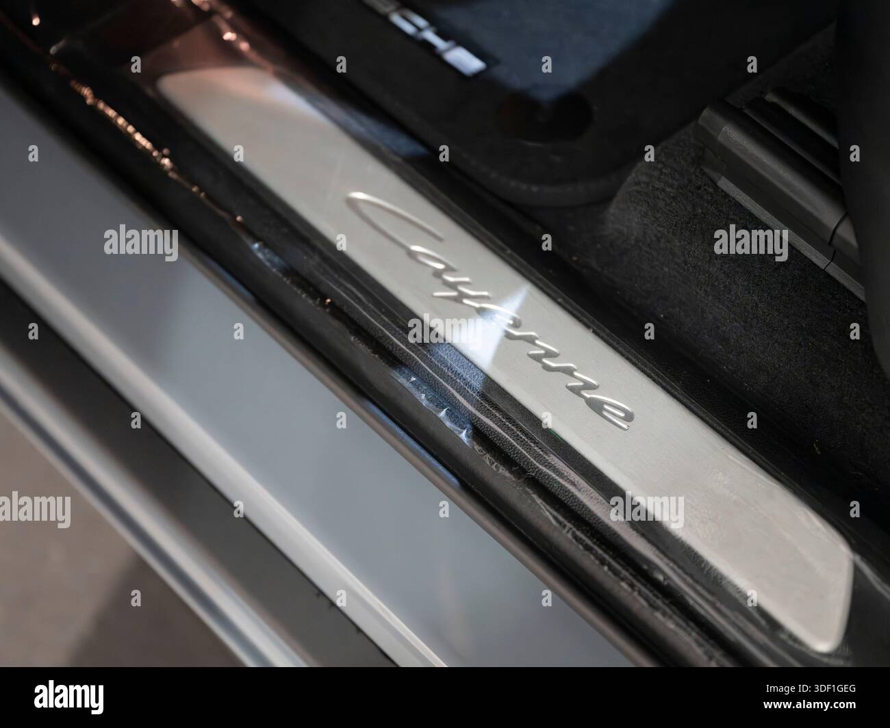 Gray Porsche Cayenne 2026 Exterior and Interior Details 2026 Luxury ...