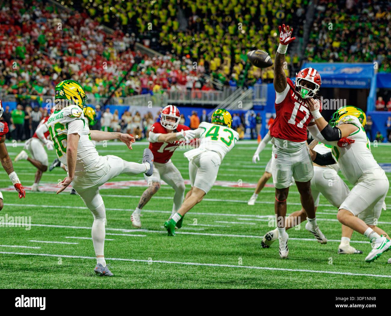 Atlanta, Georgia. 9th Jan, 2026. Indiana's Daniel Ndukwe (17) blocks ...