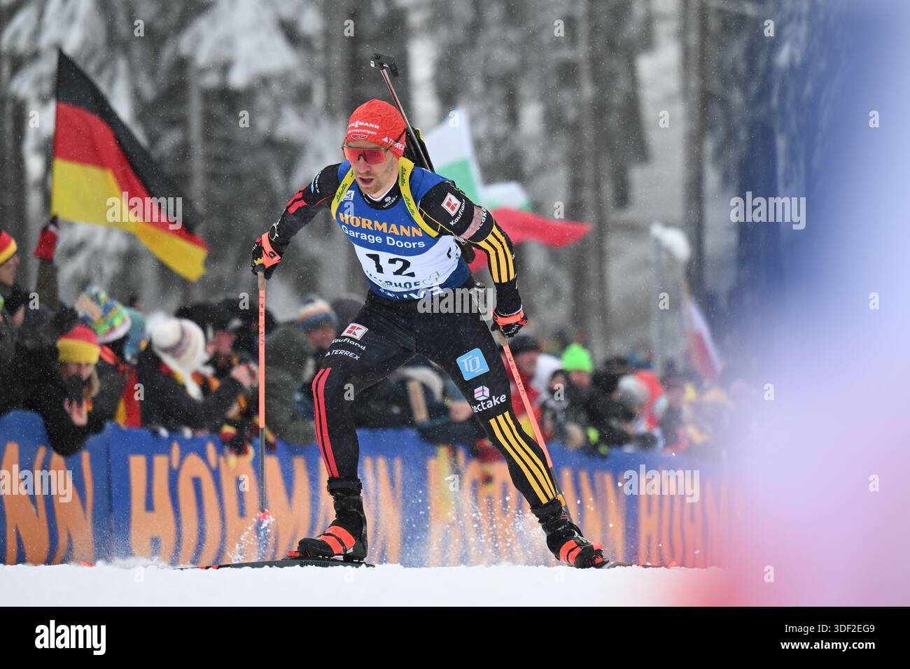 10 January 2026, Thuringia, Oberhof: Biathlon: World Cup, pursuit 12.5 ...