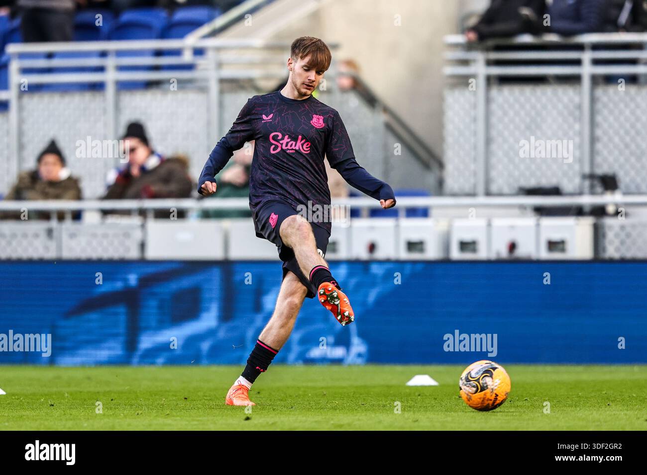 Callum Bates of Everton in the pregame warmup session during the ...