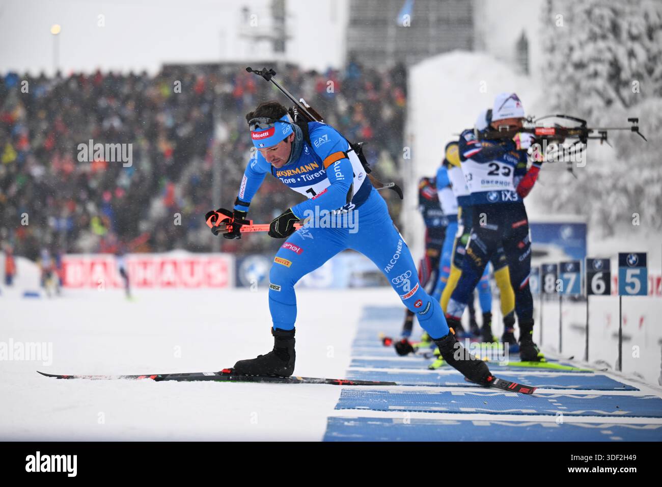 10 January 2026, Thuringia, Oberhof: Biathlon: World Cup, pursuit 12.5 ...