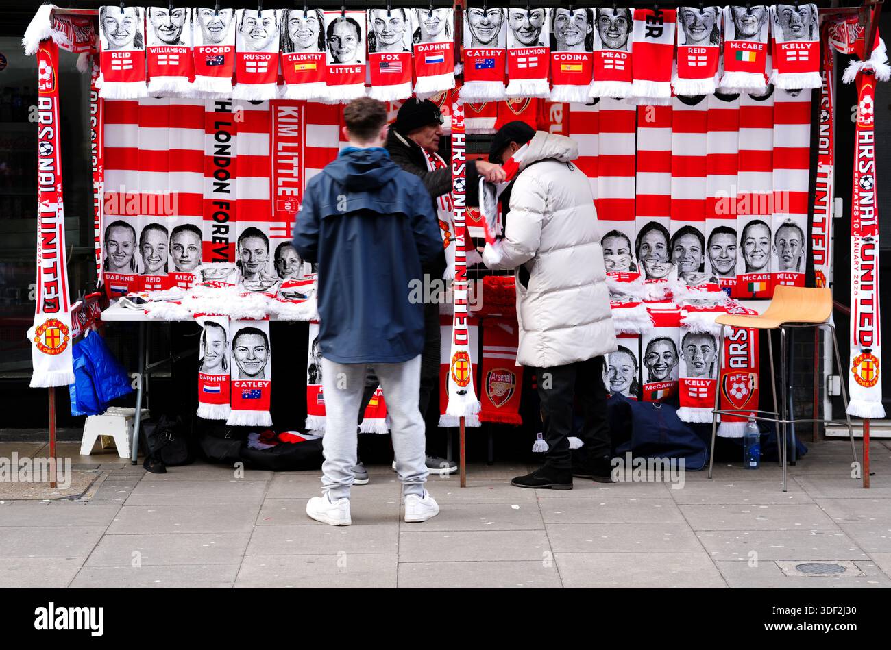 Merchandise stall outside the emirates stadium hi-res stock photography ...