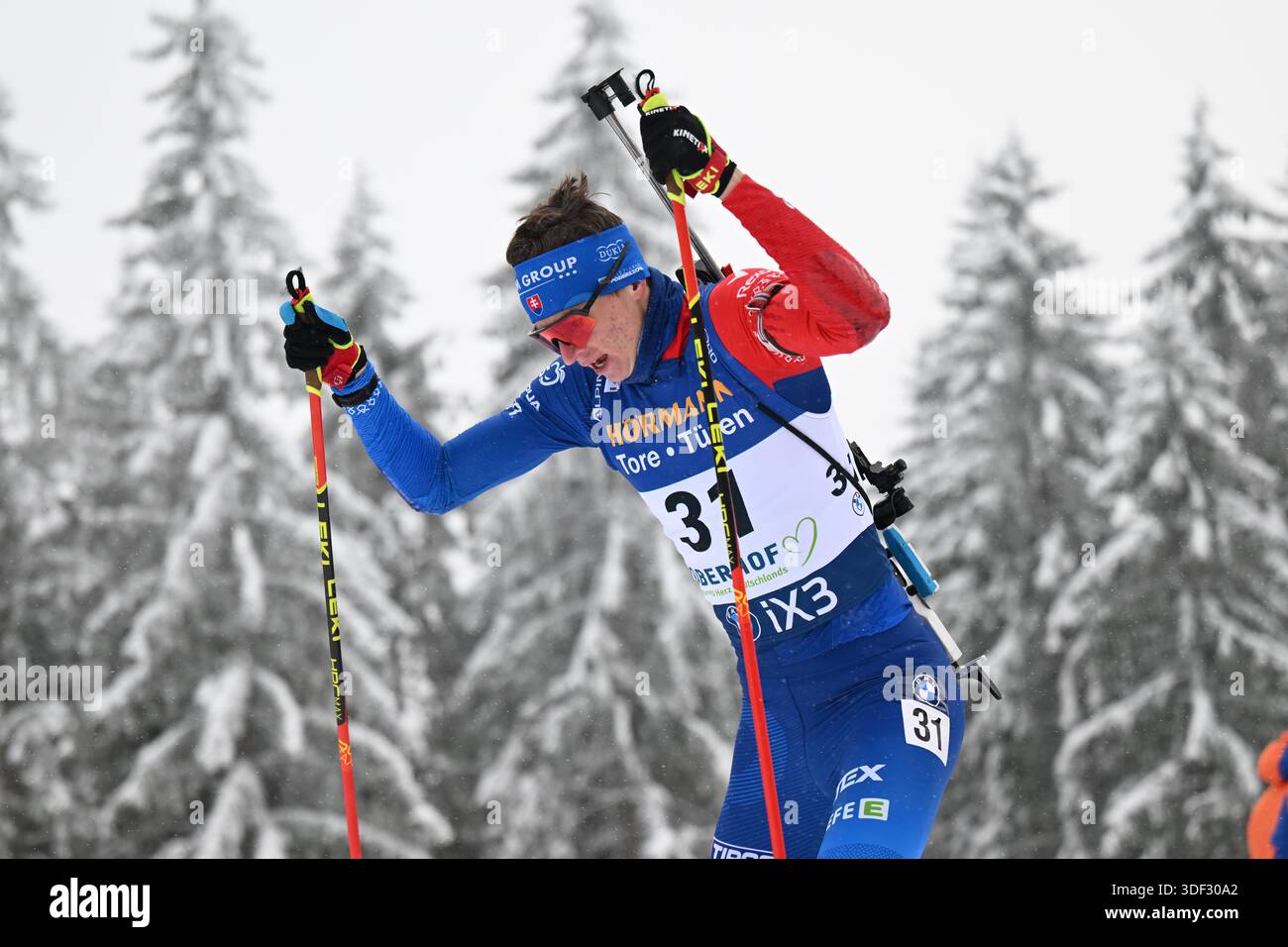 10 January 2026, Thuringia, Oberhof: Biathlon: World Cup, pursuit 12.5 ...