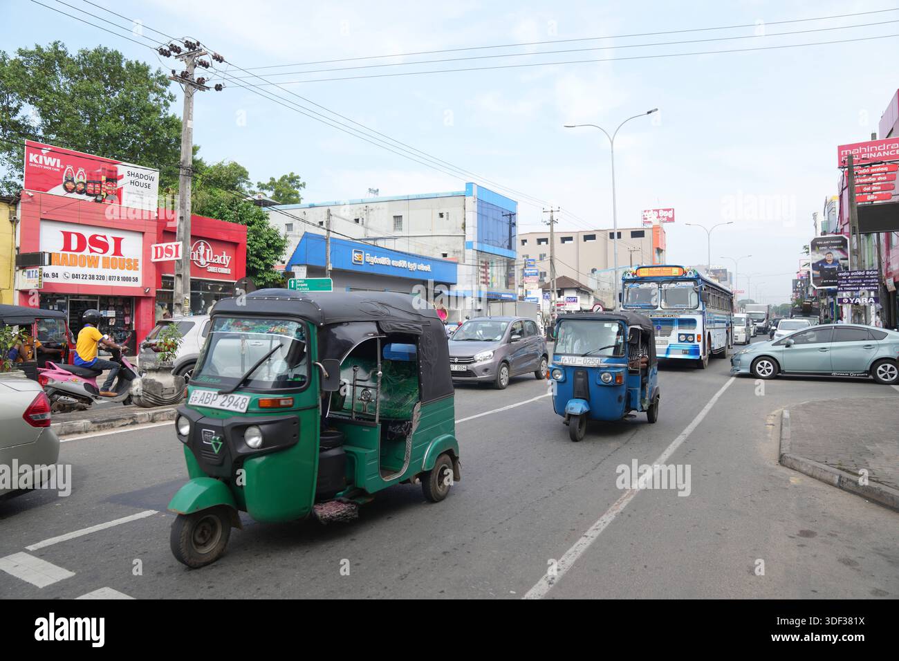 Strassenverkehr Sri Lanka, 20251226, Strassenverkehr *** Road traffic ...