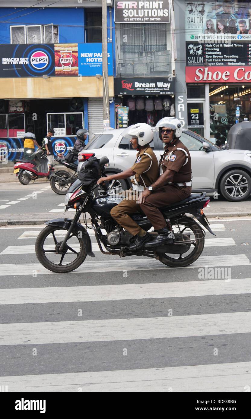 Strassenverkehr Sri Lanka, 20251226, Strassenverkehr *** Road traffic ...