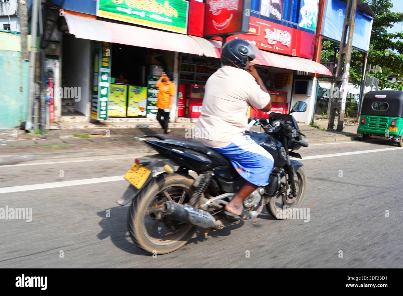 Strassenverkehr Sri Lanka, 20251226, Strassenverkehr *** Road traffic ...