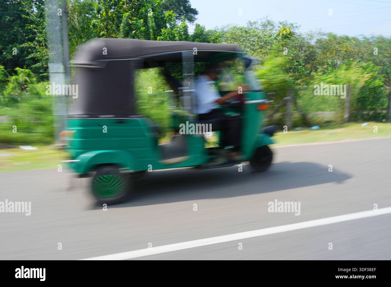 Strassenverkehr Sri Lanka, 20251226, Strassenverkehr *** Road traffic ...