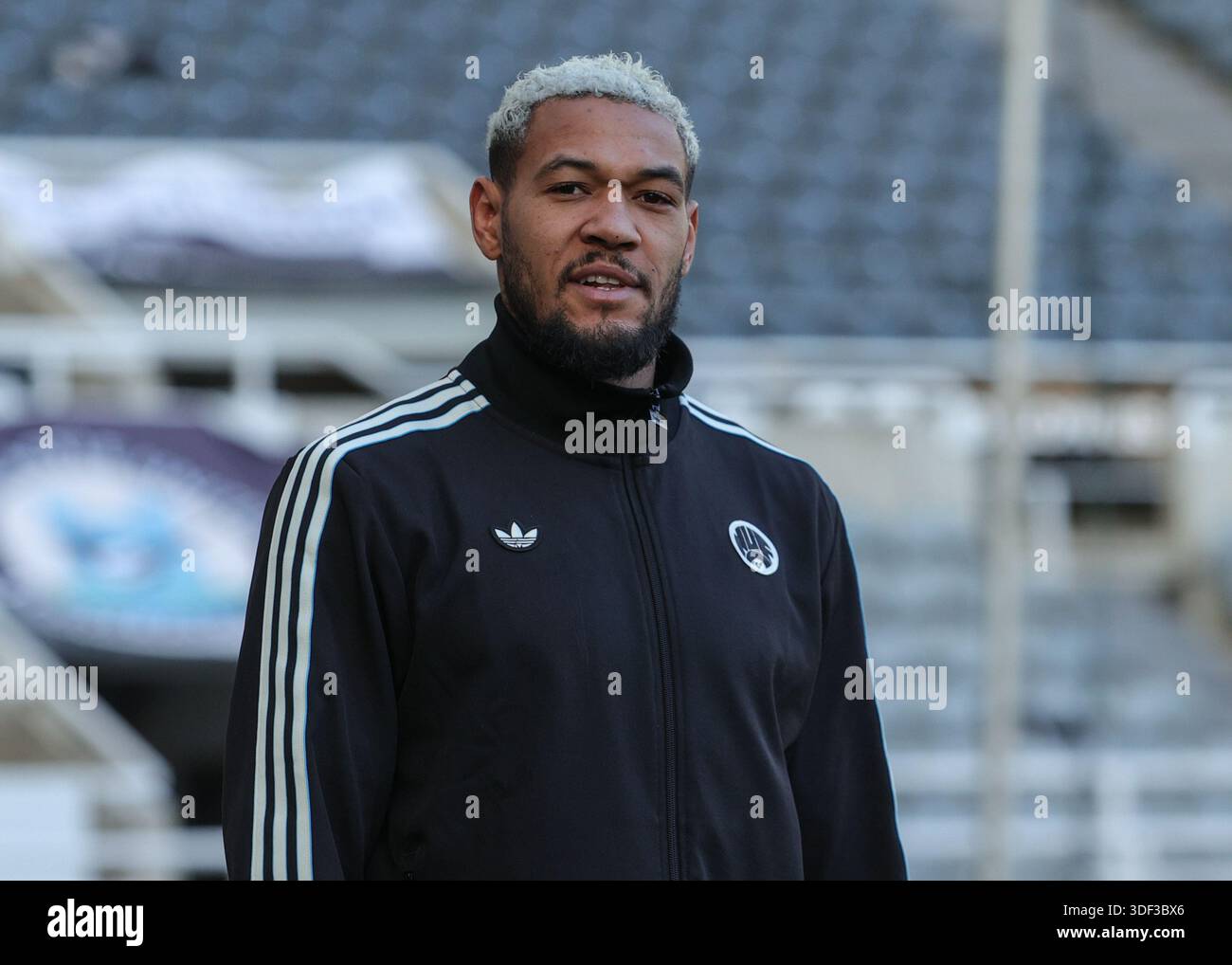 Joelinton of Newcastle United arrives ahead of the Emirates FA Cup ...