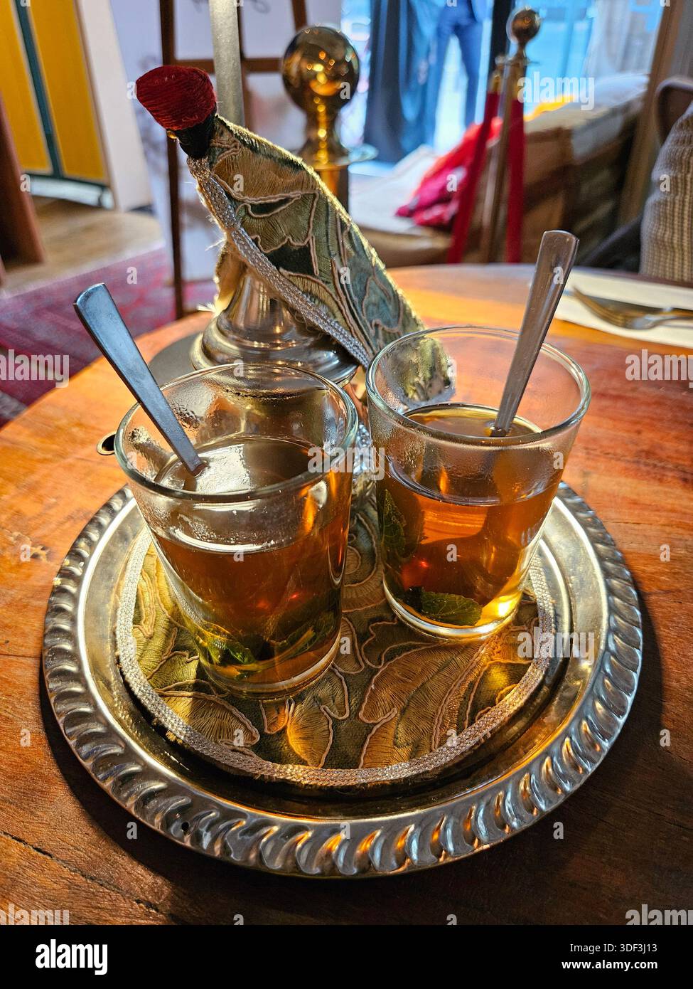 Middle Eastern tea tradition, Iranian tea service, Afghan tea culture ...