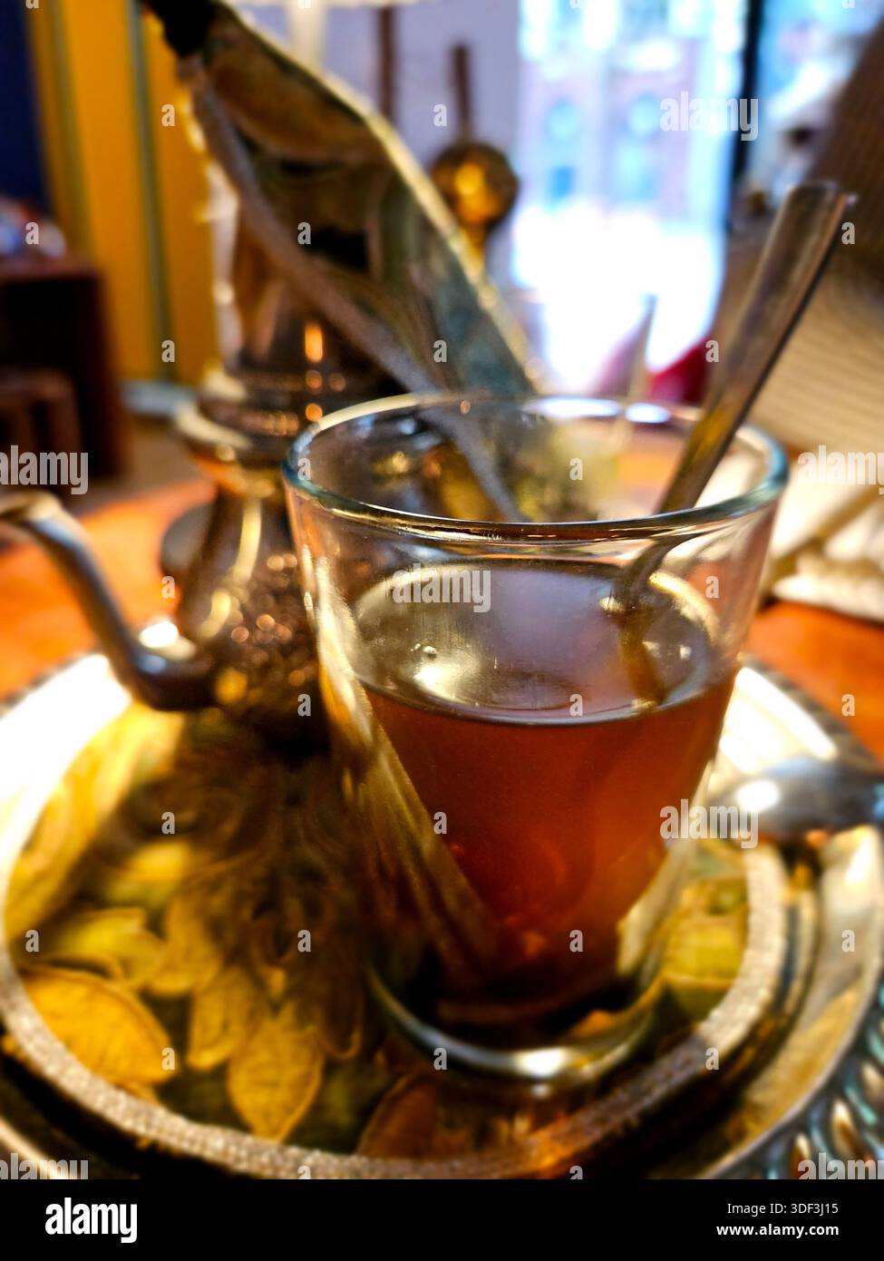 Middle Eastern tea tradition, Iranian tea service, Afghan tea culture ...