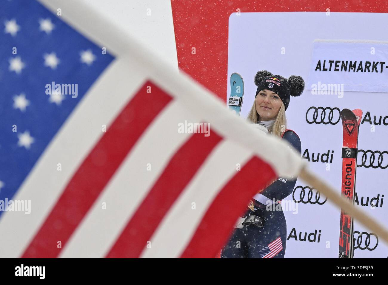 SALZBURG, AUSTRIA - JANUARY 10: first place Lindsey Vonn of United ...