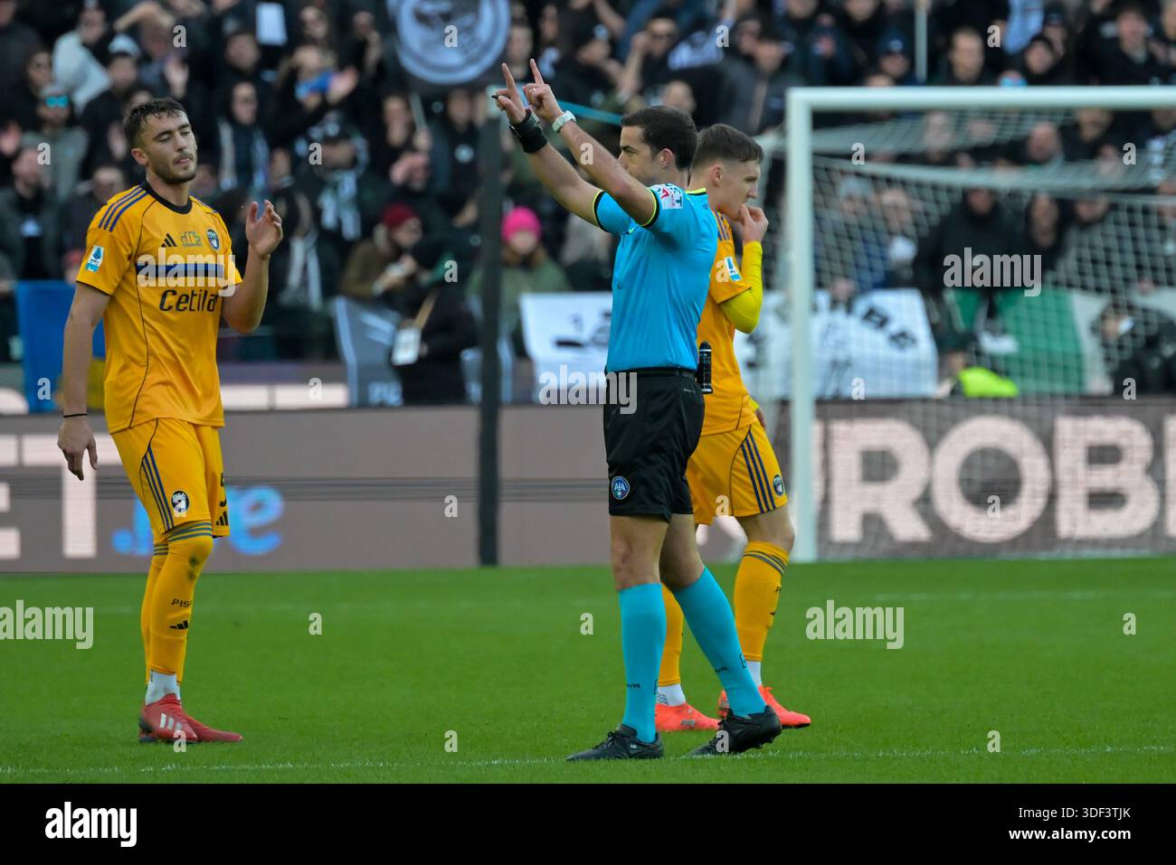 The Referee of the match Giovanni Ayroldi of section Molfetta Var ...