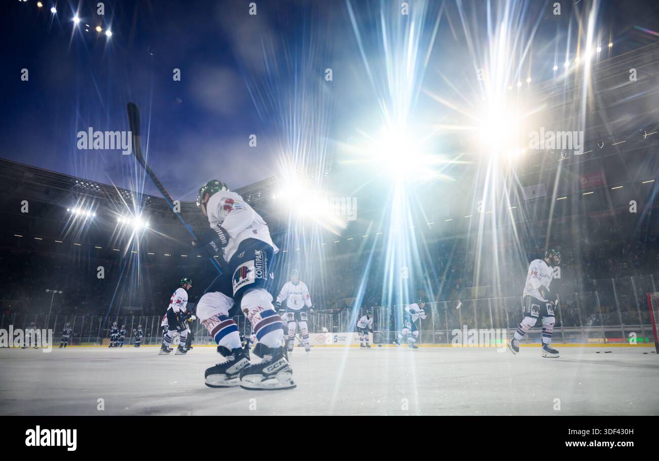 39th matchday hi-res stock photography and images - Alamy