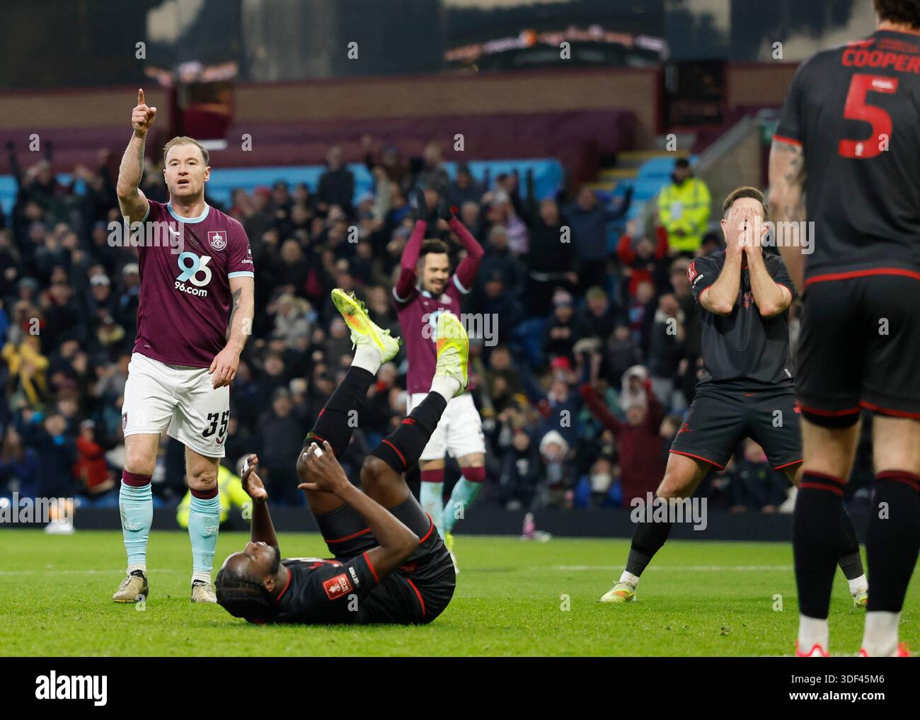 Burnley's Ashley Barnes (left) celebrates scoring their side's fourth ...