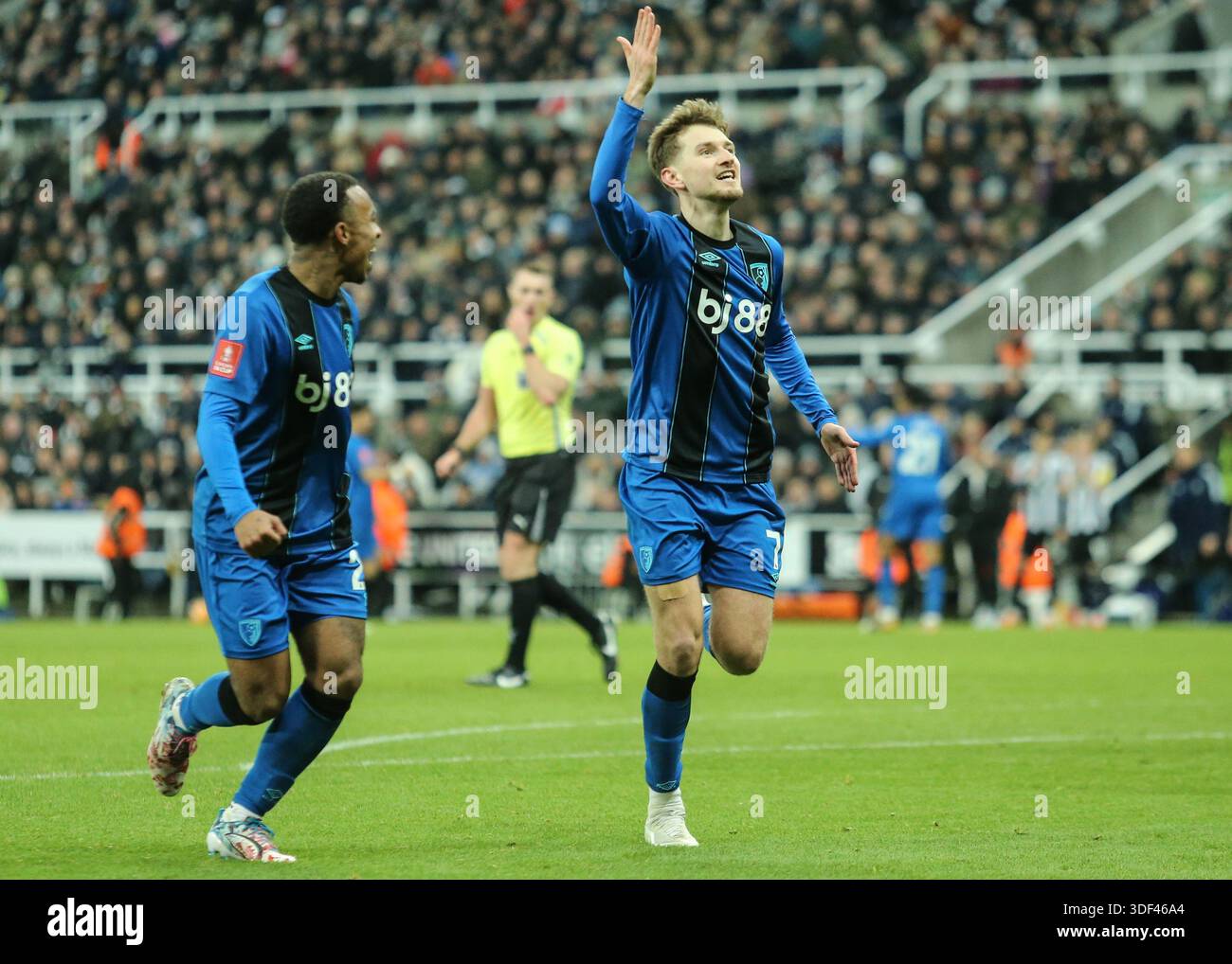 David Brooks of Bournemouth celebrates his goal to make it 1-2 during ...