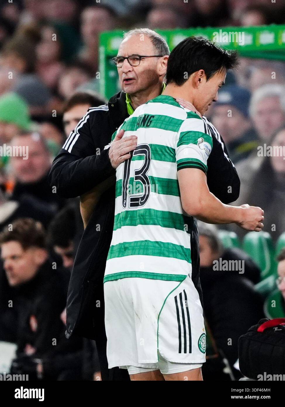 Celtic manager Martin O'Neill with Yang Hyun-Jun during the William ...
