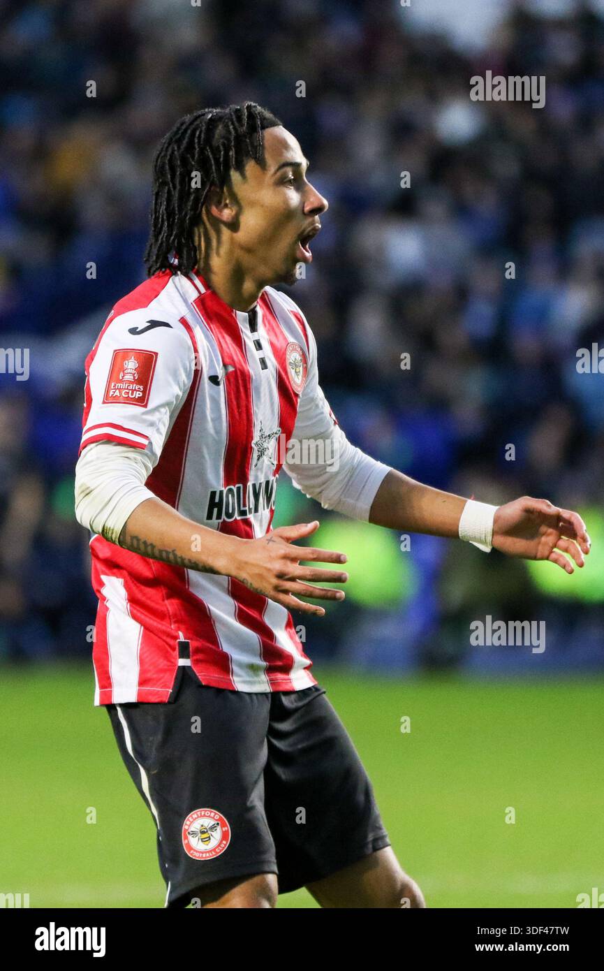 Romelle Donovan (45 Brentford) during the FA Cup match between ...