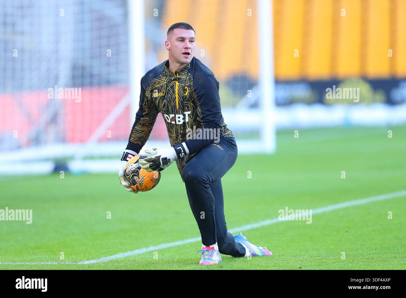 Wolverhampton, UK, 10th January 2026. Sam Johnstone, goalkeeper of ...