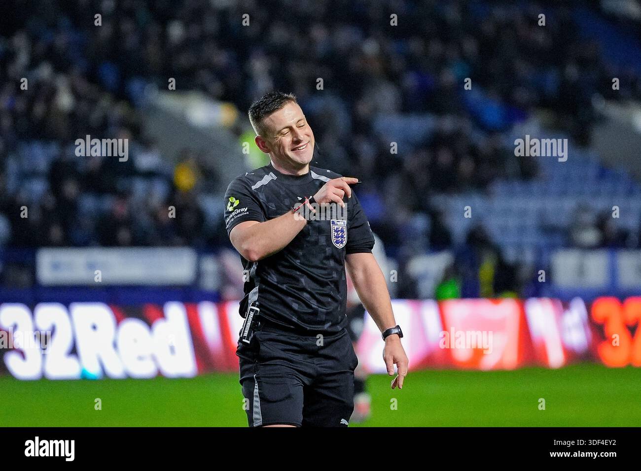 Referee Josh Smith during the Emirates FA Cup Third Round match ...