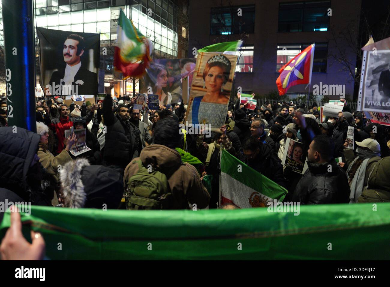 Milan, Enough rally for the freedom of the Iranian people in front of ...