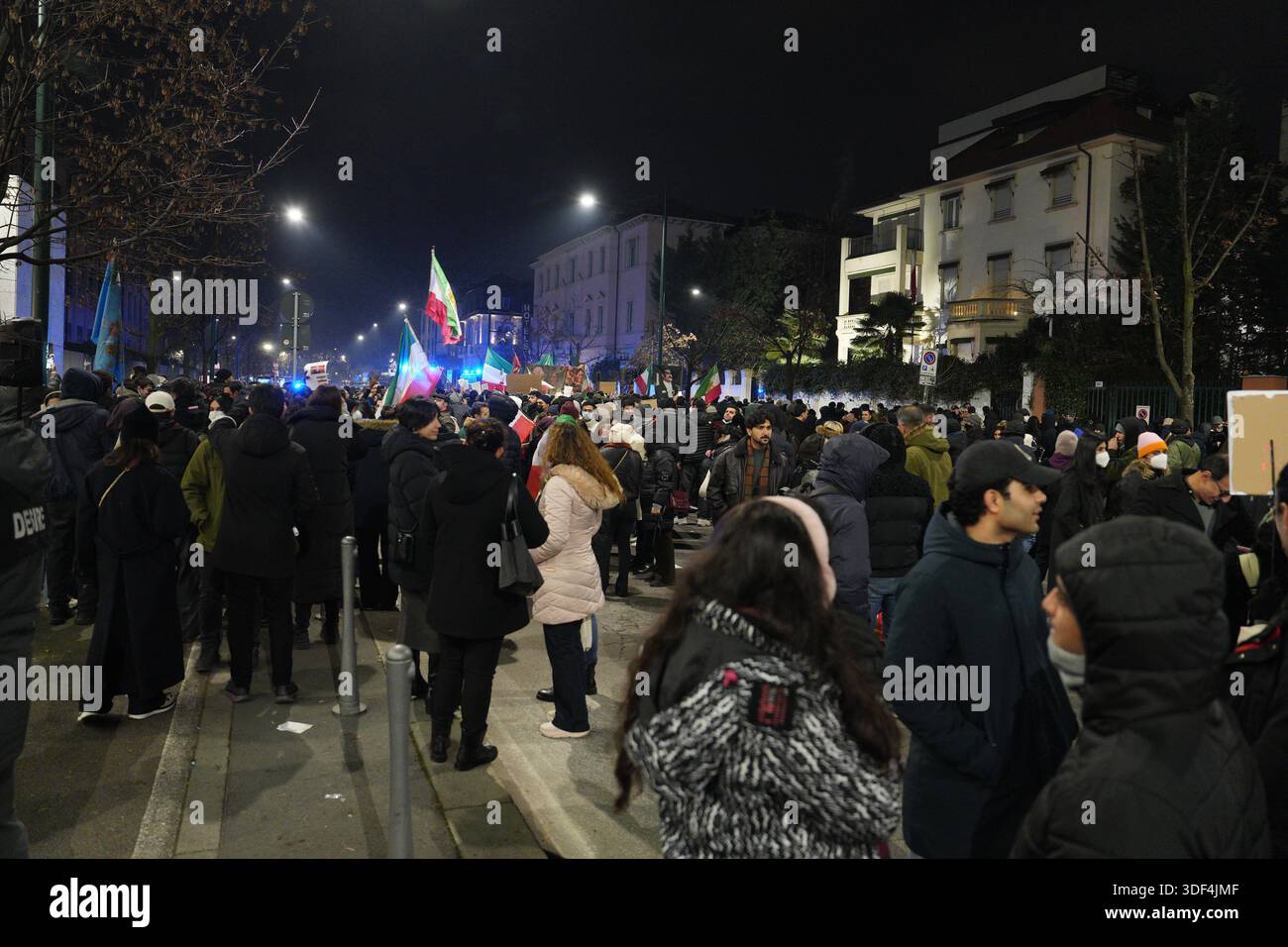 Milan, Enough rally for the freedom of the Iranian people in front of ...