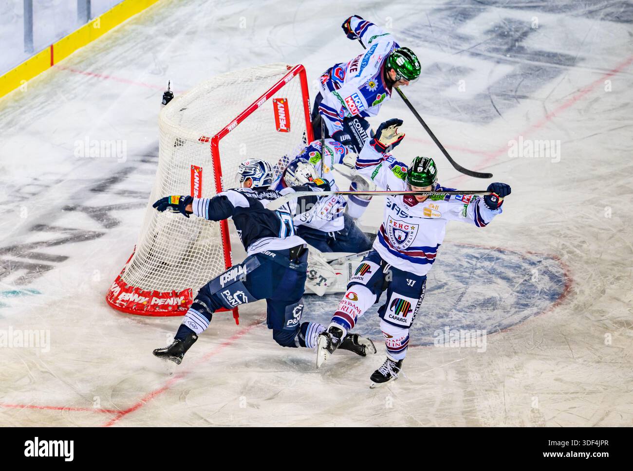 10 January 2026, Saxony, Dresden: Ice hockey: DEL, Dresdner Eislöwen ...