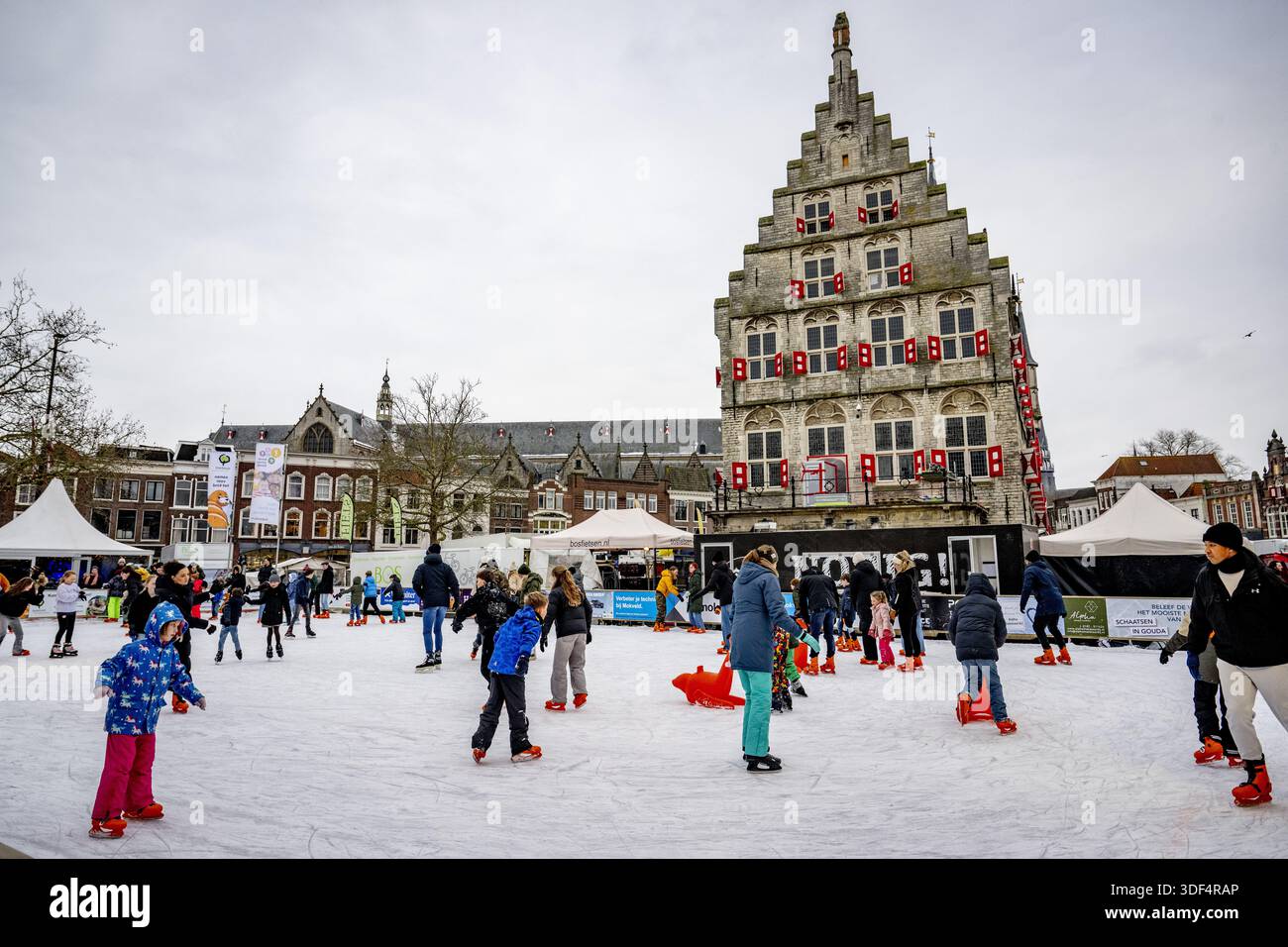 GOUDA - Skating on an ice rink during the cold winter weather ROBIN ...
