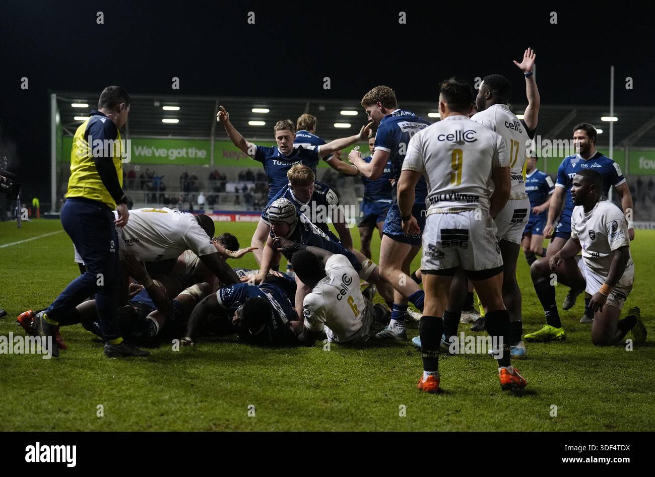 Sale's Bevan Rodd scores a try during the Investec Champions Cup match ...