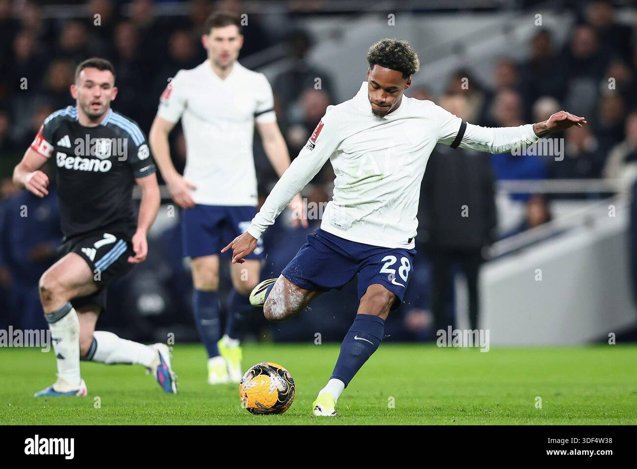 Wilson Odobert of Tottenham Hotspur shoots at goal during the Tottenham ...