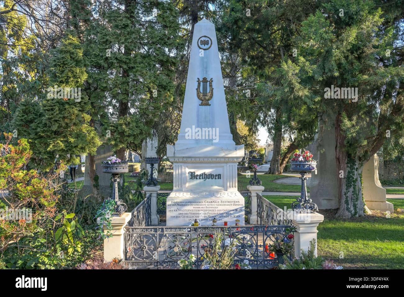 Ehrengrab Ludwig van Beethoven, Zentralfriedhof, Wien, Österreich ...