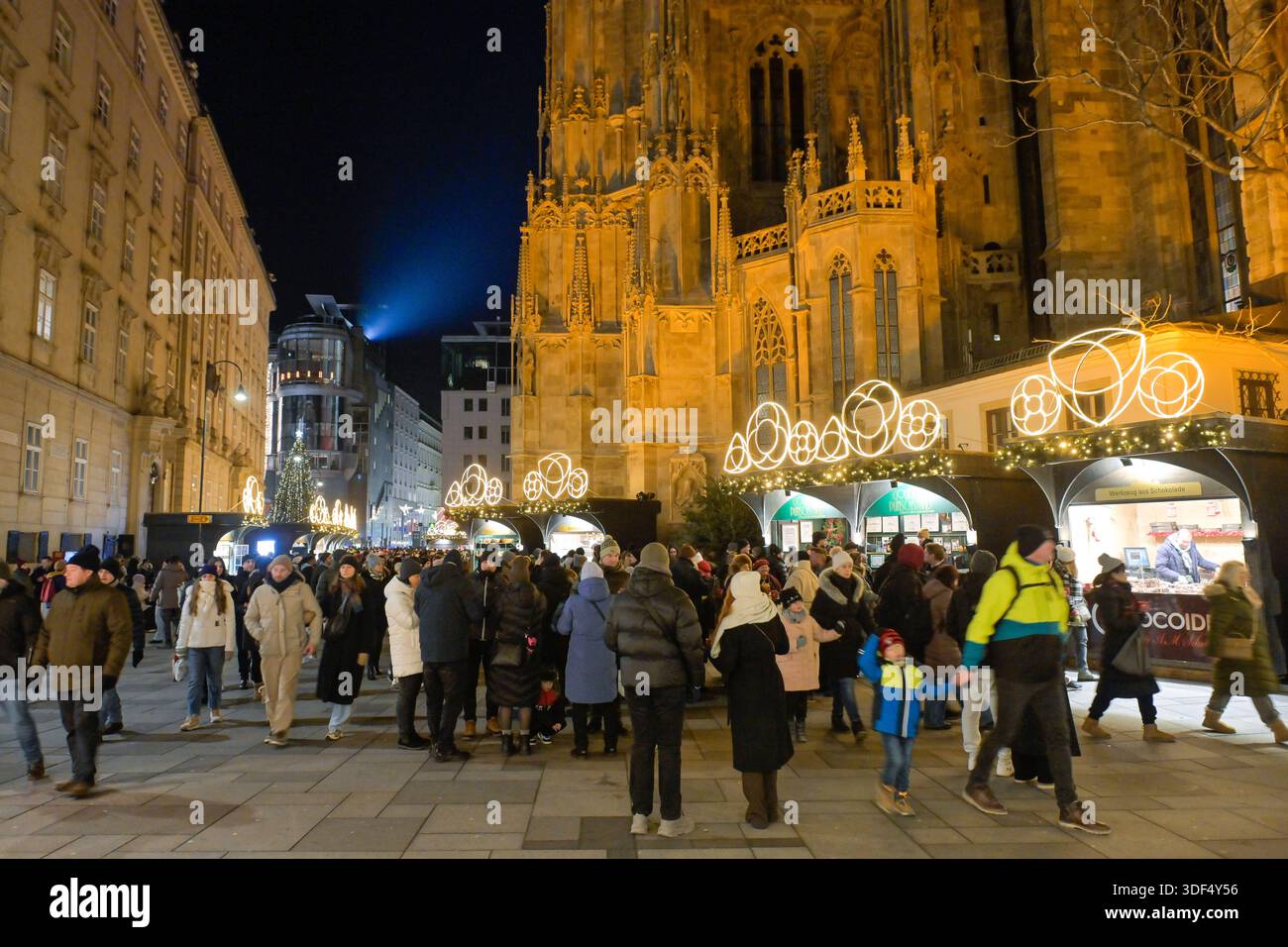 Weihnachtsmarkt, Domkirche St. Stephan, Wien, Österreich *** Christmas ...