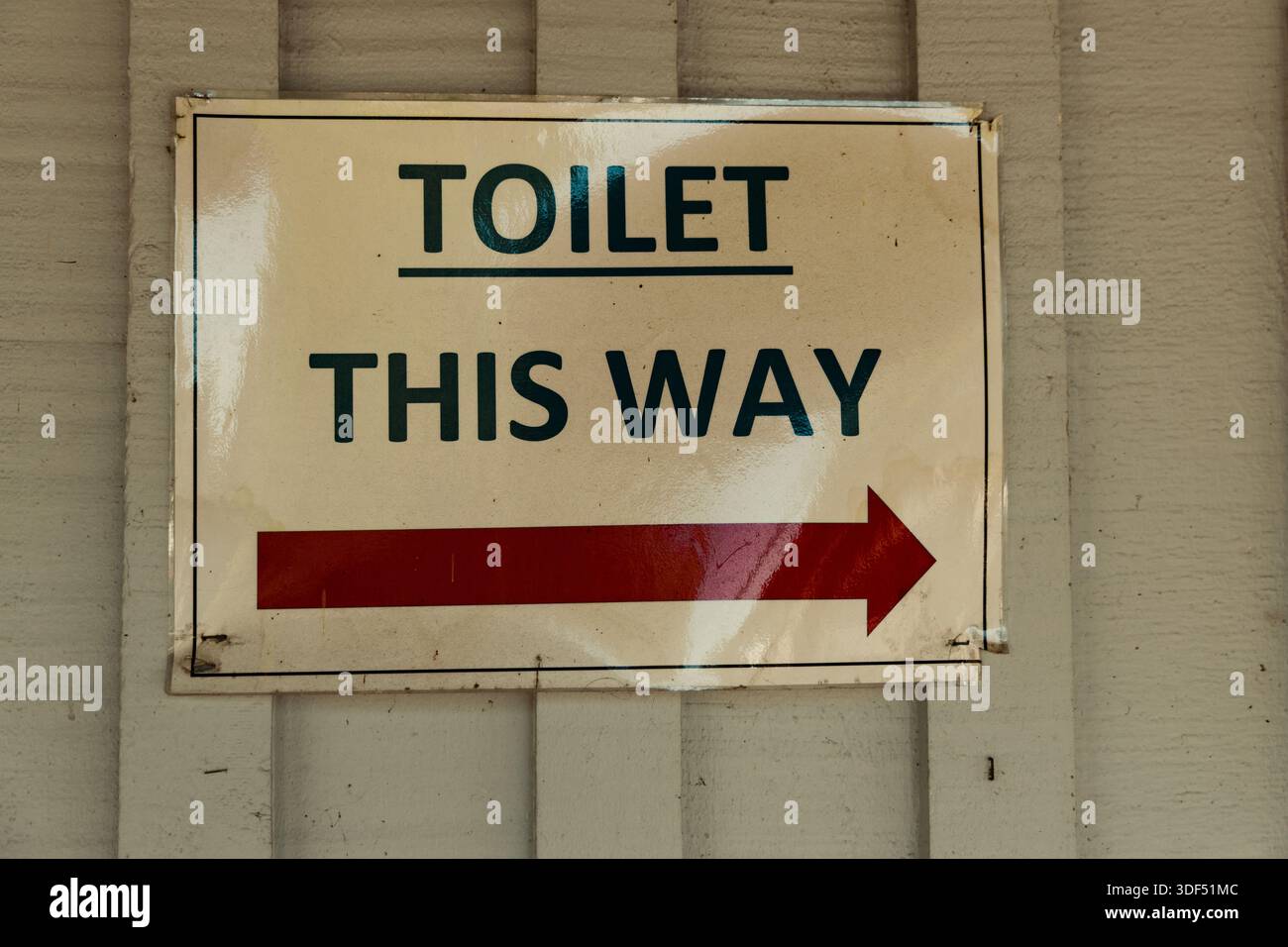 Toilet Way Directional Arrow Signboard Directs Stock Photo - Alamy